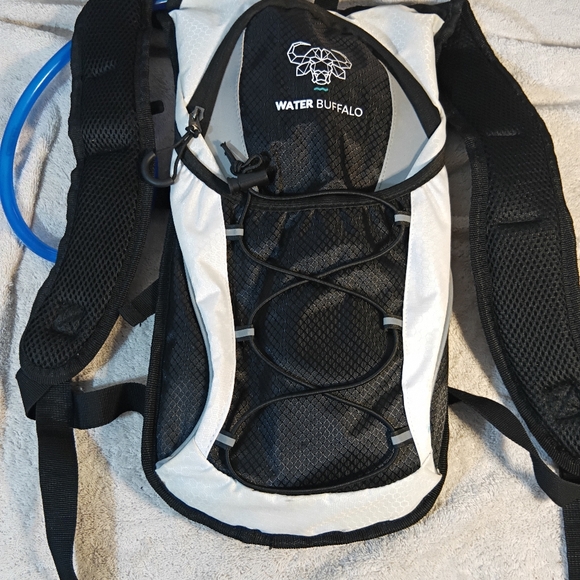 Other | Water Buffalo Hydration Pack Backpack 2l With Camelback Bladder ...